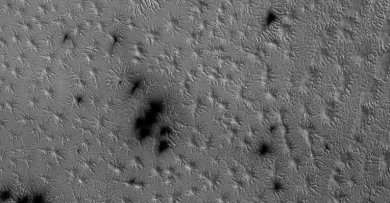 Ice, sand and the spiders from Mars in the laboratory | OU News | Open ...