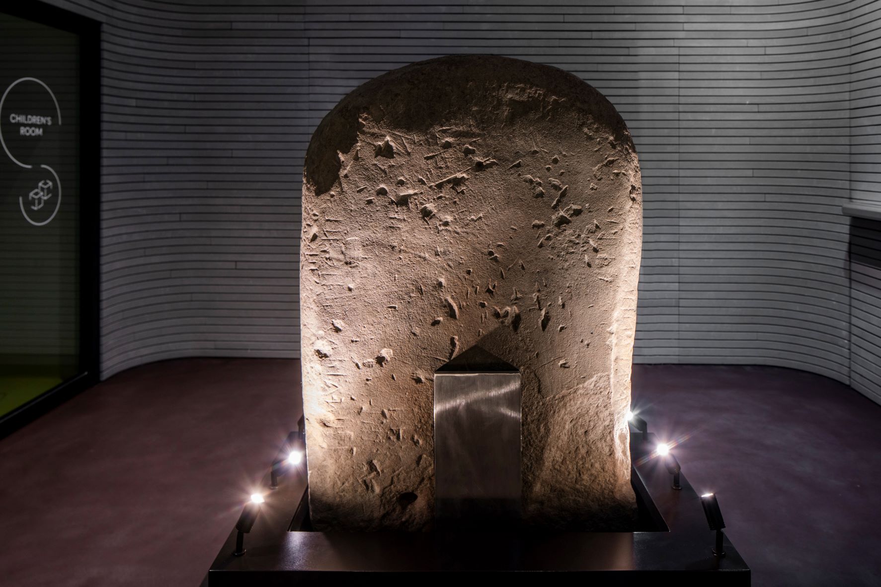 Remarkable ancient find of an extinct language goes on public display ...