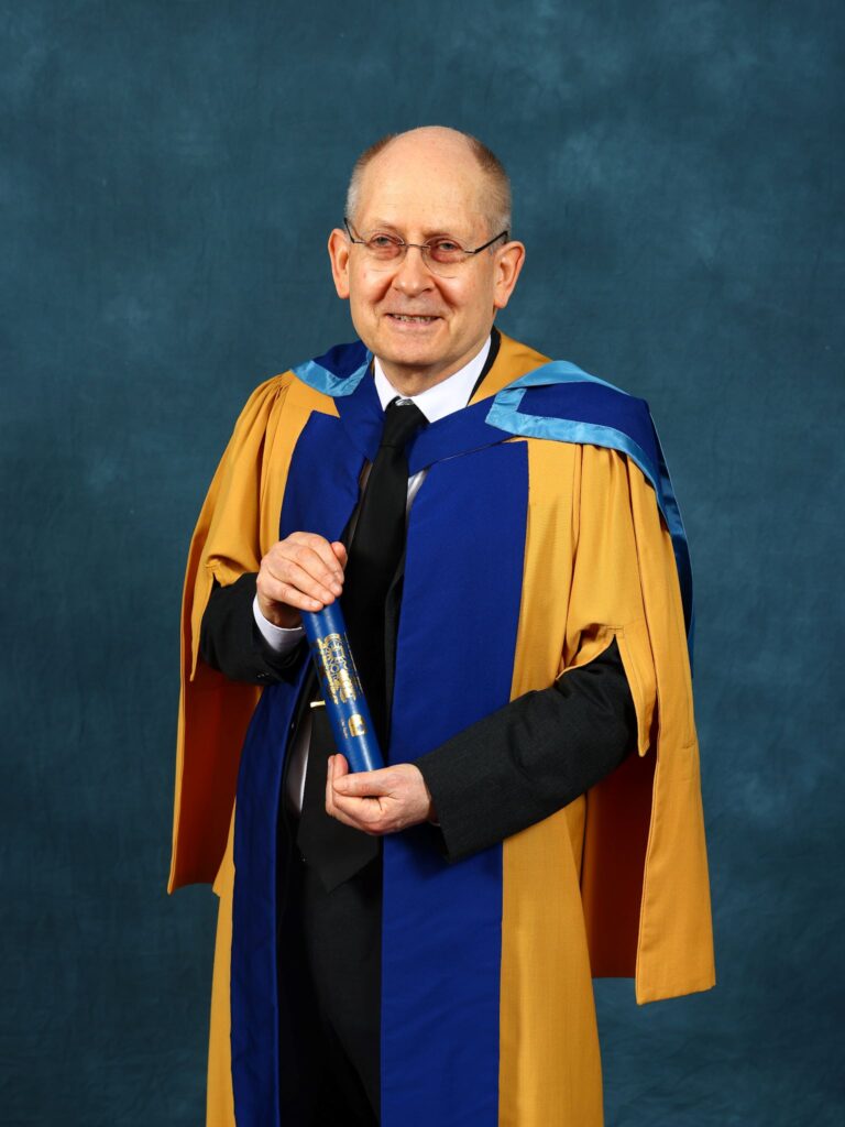 Leading science-fiction writer receives Honorary Doctorate from the OU ...